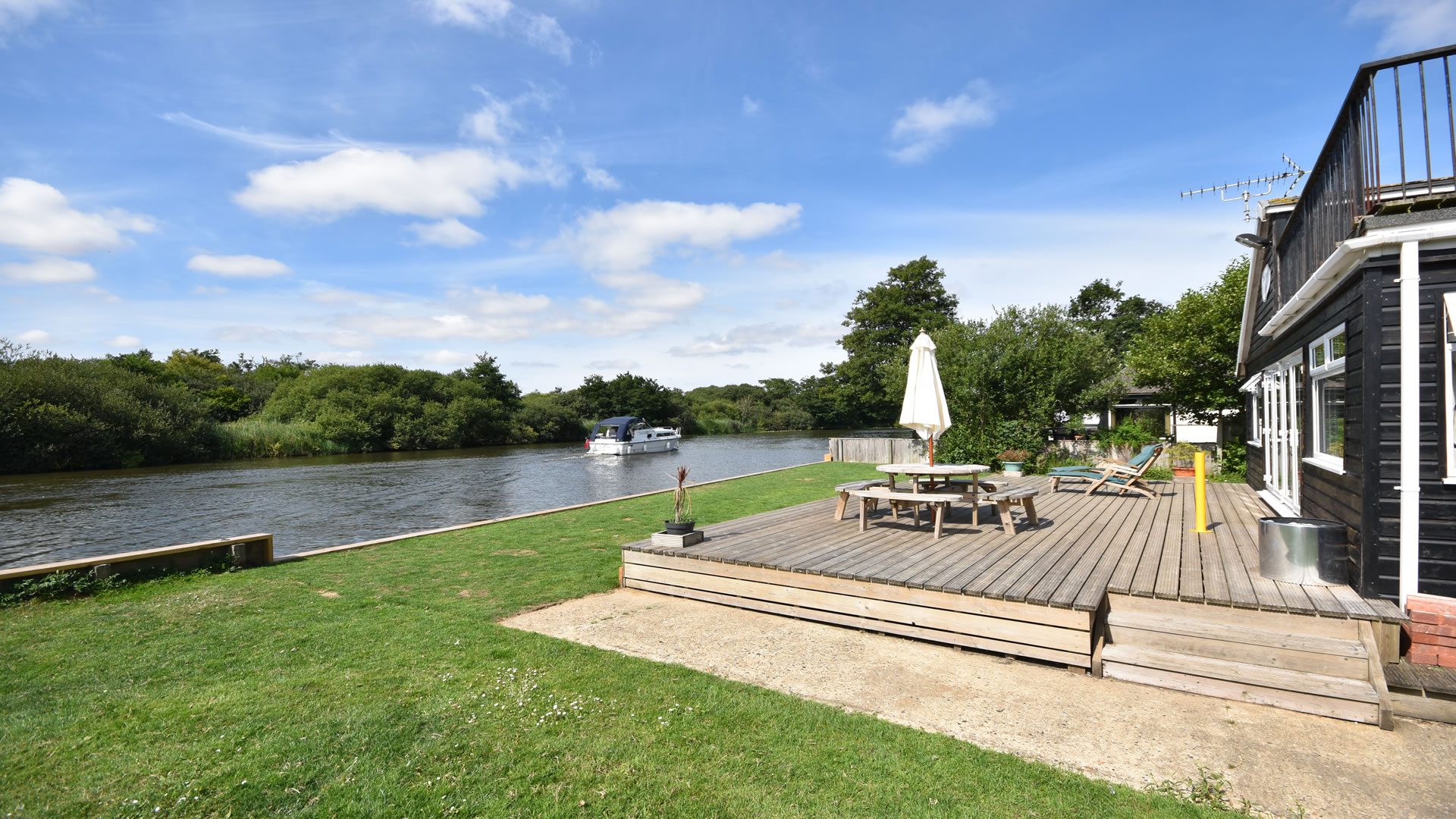 Grebe Island, Horning - Waterside Estate Agents