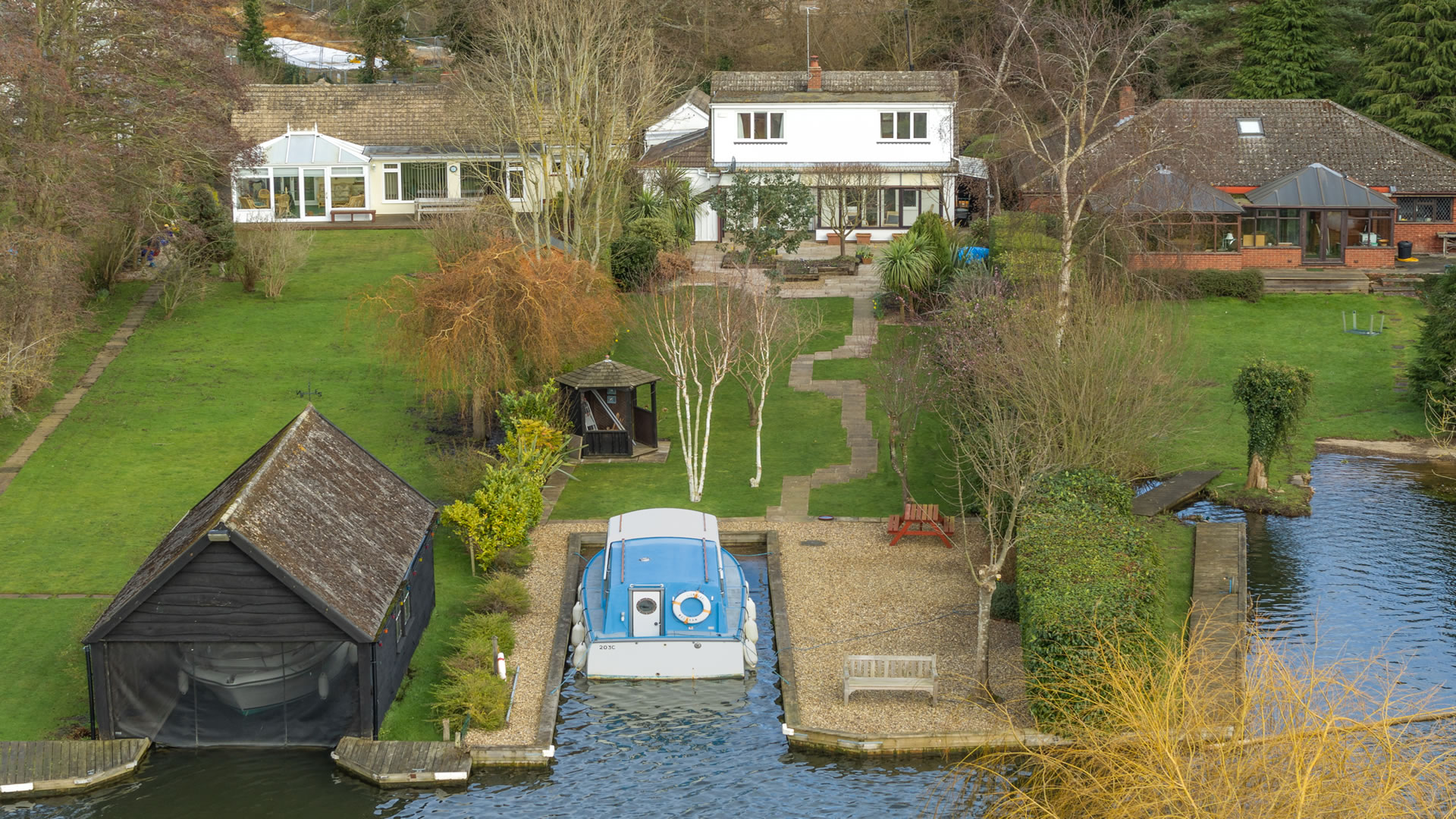 Hoveton, 3 bedroom detached house with mooring