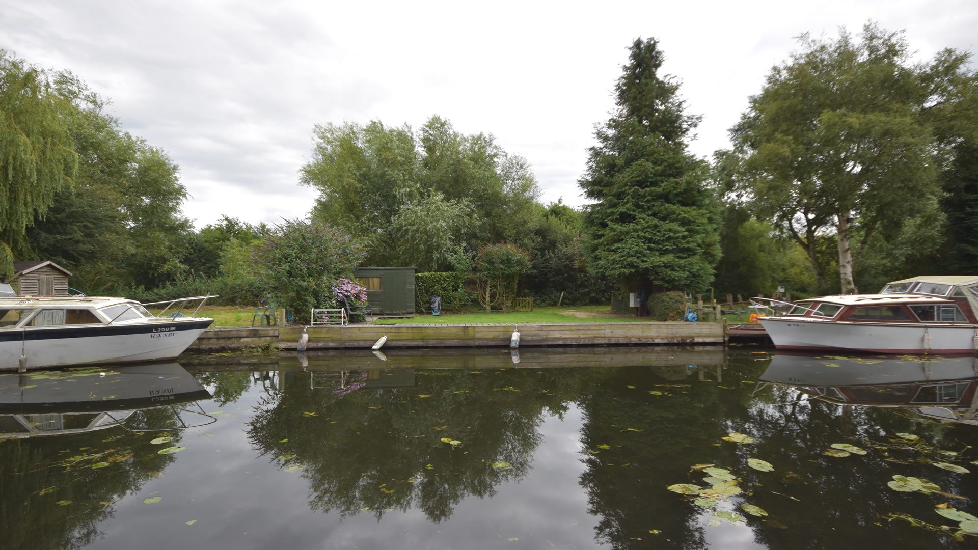 Mooring plot, Wayford Bridge - Waterside Estate Agents