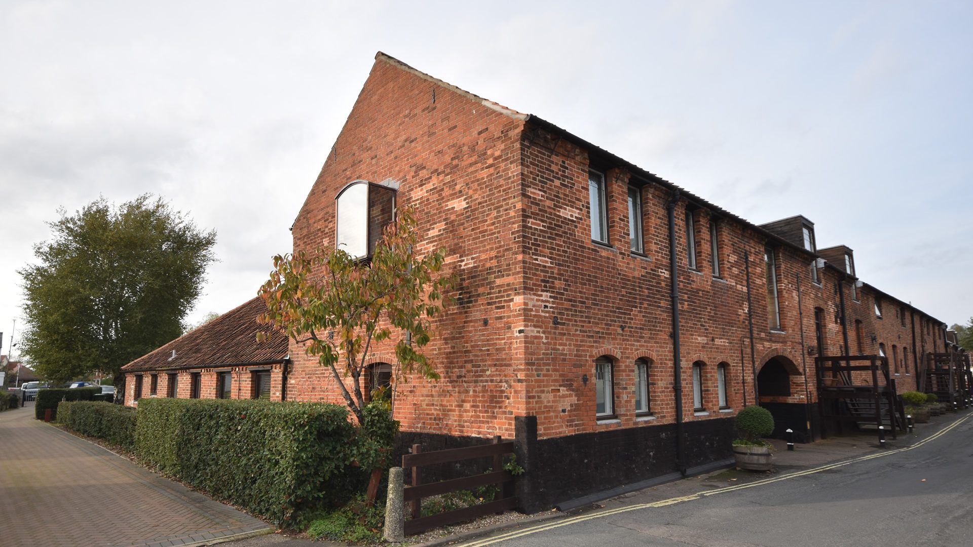 2 bedroom end of maltings conversion, Beccles - Waterside Estate Agents