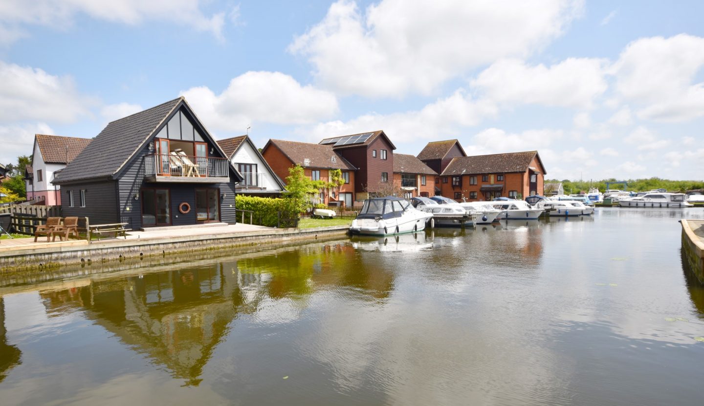 2 bed detached house, Horning - Waterside Estate Agents