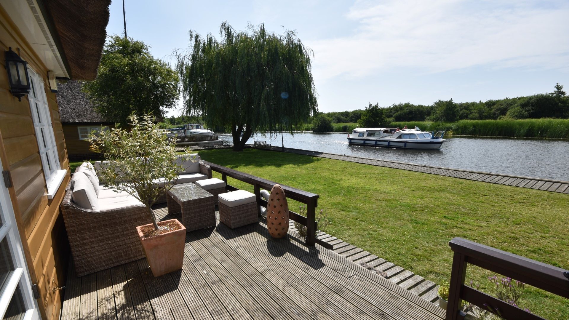 5 bedroom detached house, Horning - Waterside Estate Agents