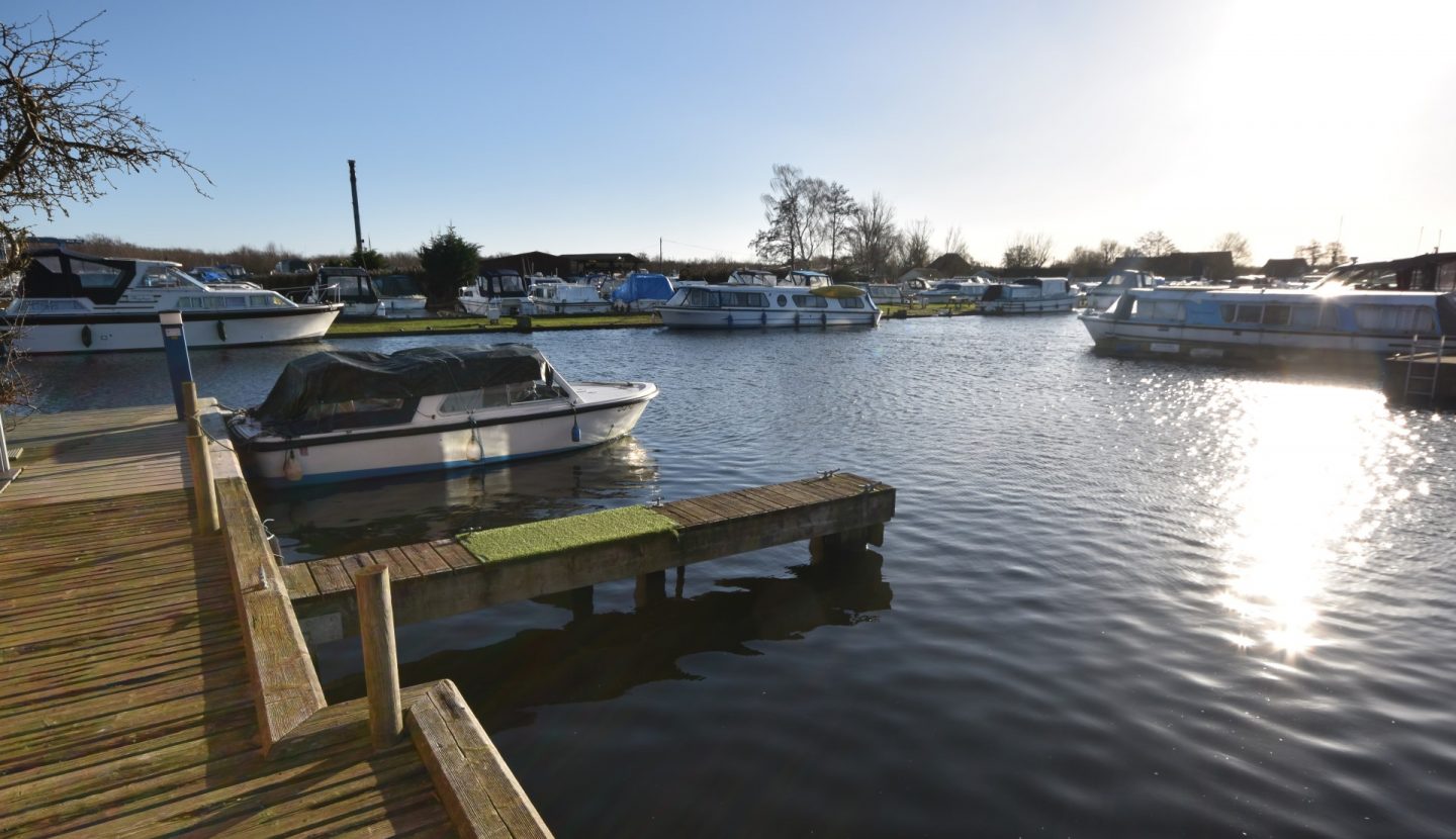 2 bed town house, Horning - Waterside Estate Agents