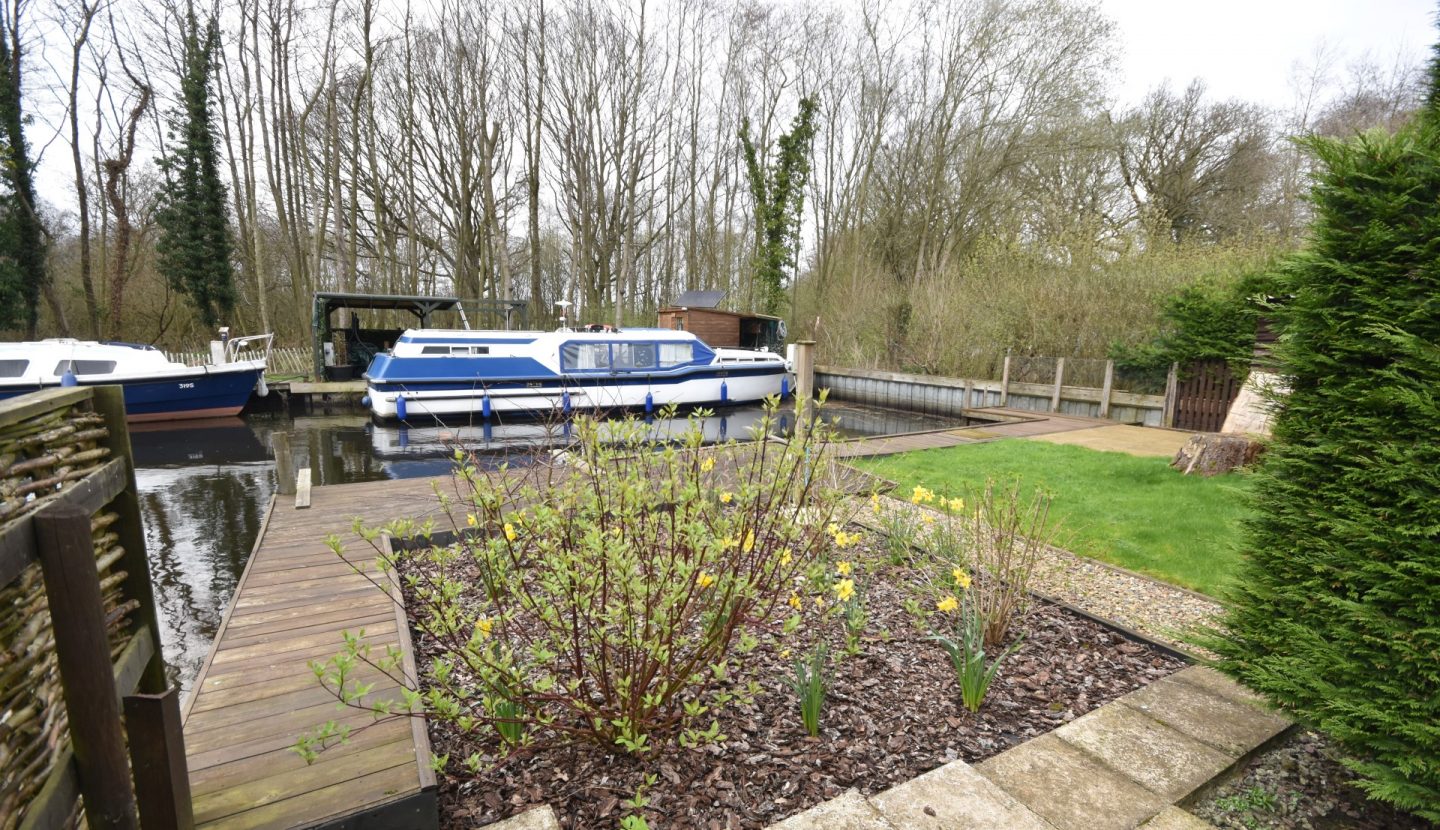 Mooring plot, Wayford Bridge - Waterside Estate Agents