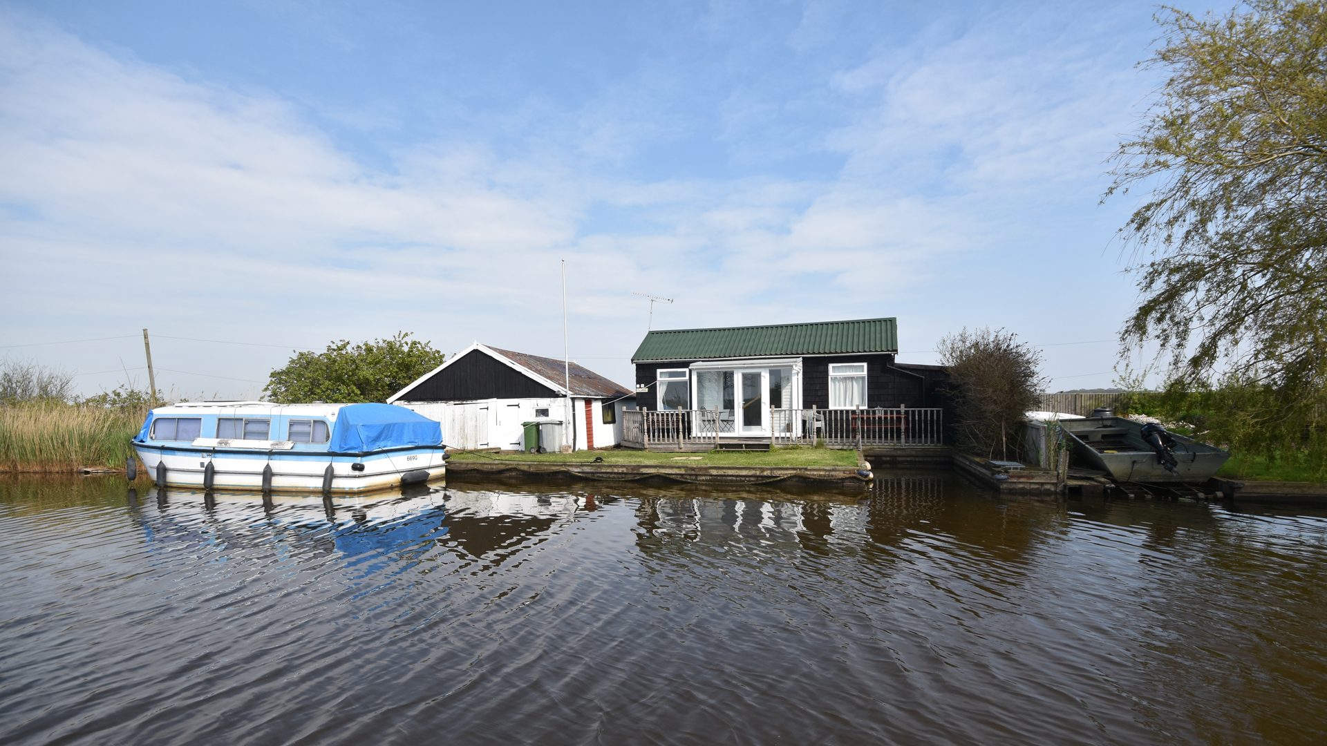 3 Bedroom detached Bungalow, Potter Heigham - Waterside Estate Agents