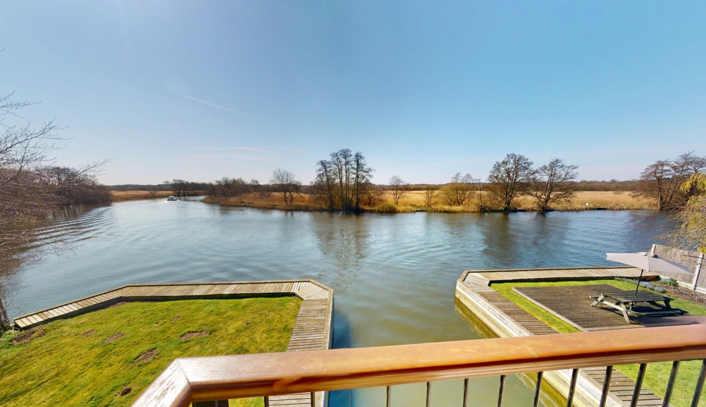4 bed detached riverside property, Horning - Waterside Estate Agents